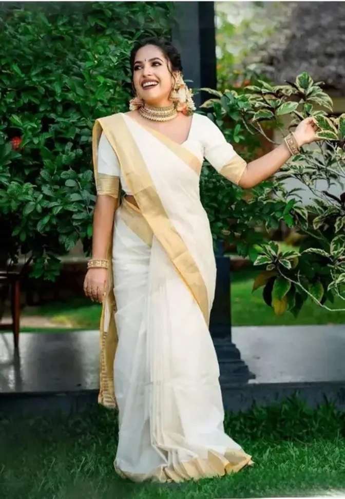Plain Kasavu Linen Saree Price in India - Buy Plain Kasavu Linen Saree ...