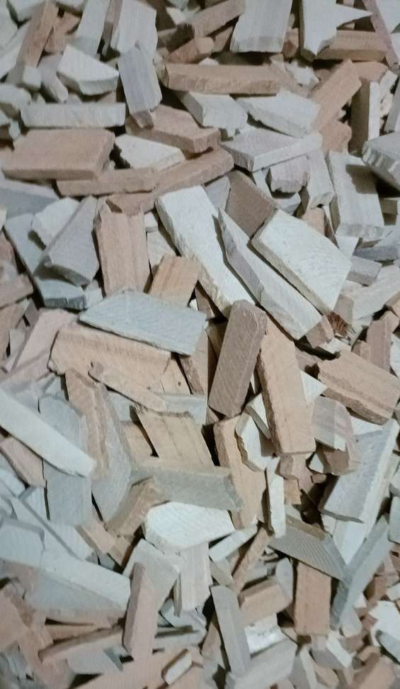 Brighty 1 kg mix tukda crumbles white Black and Red Billards Chalk box ...