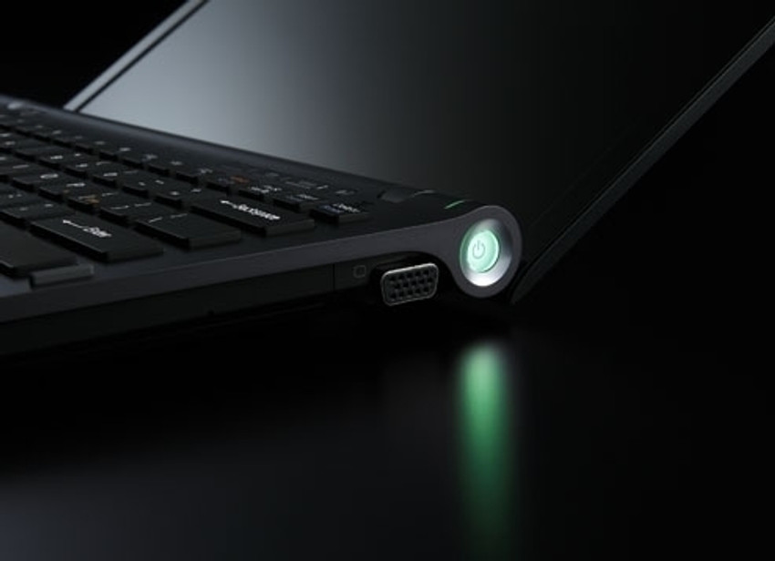 Sony VAIO VPCZ136GG Laptop (1st Gen Ci5/ 6GB/ 128GB/ Win7 Sony VAIO VPCZ136GG Laptop (1st Gen Ci5/ 6GB/ 128GB/ Win7