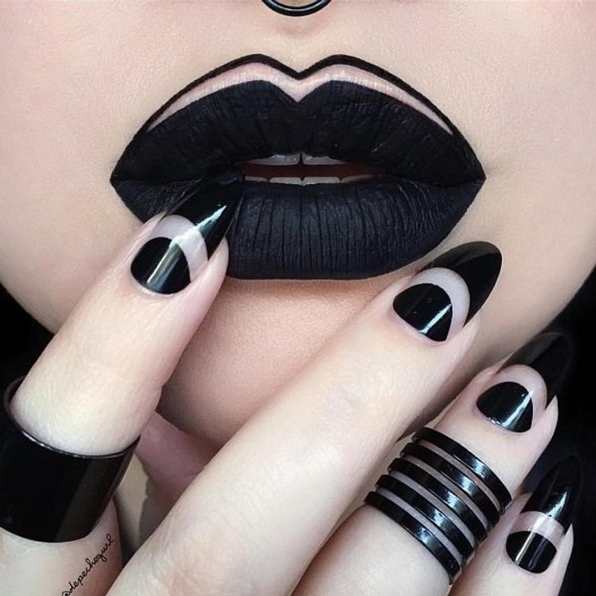 Black Lipstick 5 Makeup Looks To Wear For The Holidays | EniGma